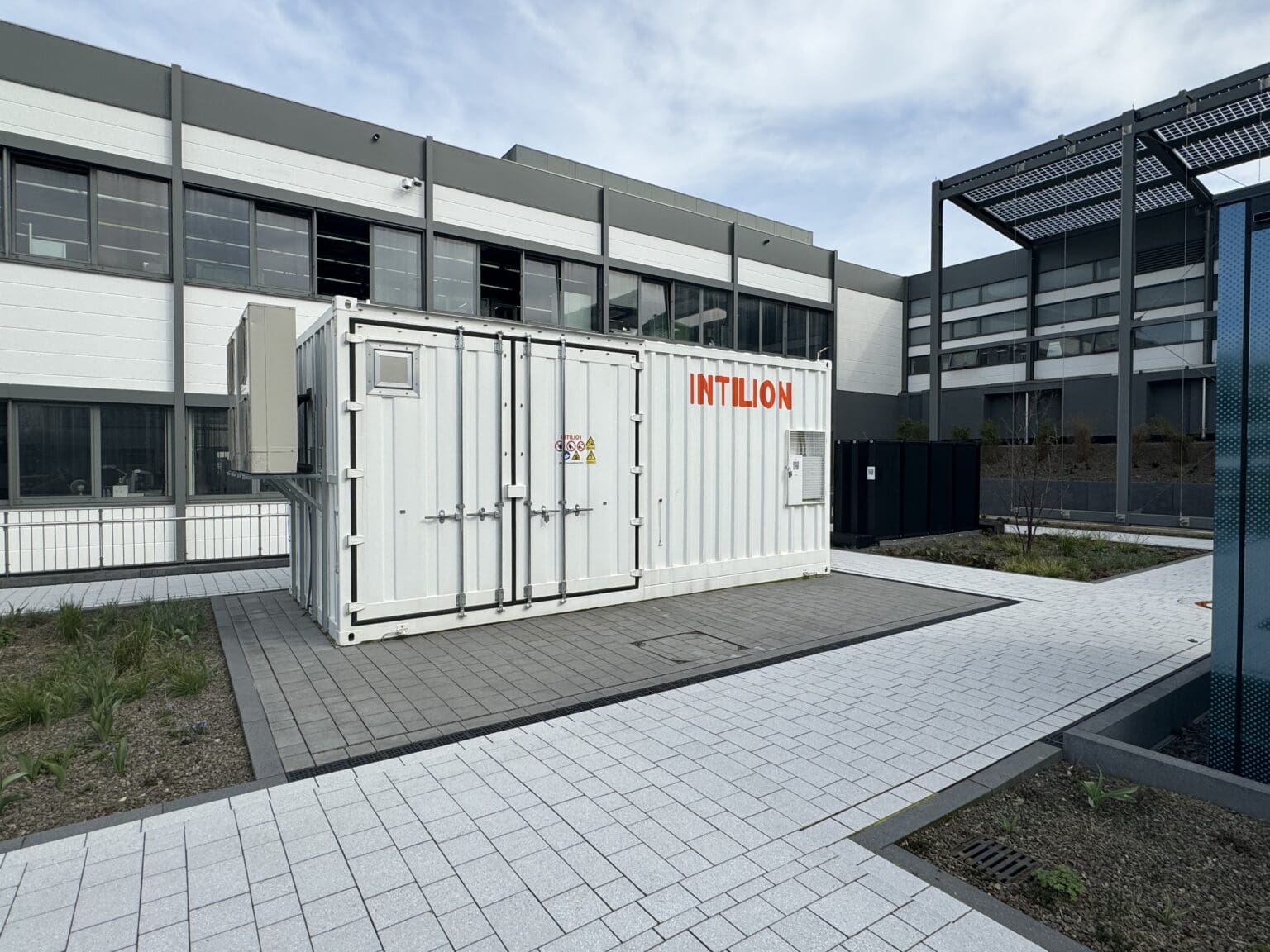 INTILION - We offer you sustainable lithium-ion energy systems